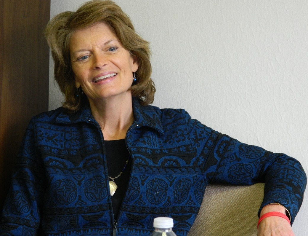 Murkowski raises campaign cash, expects a fight