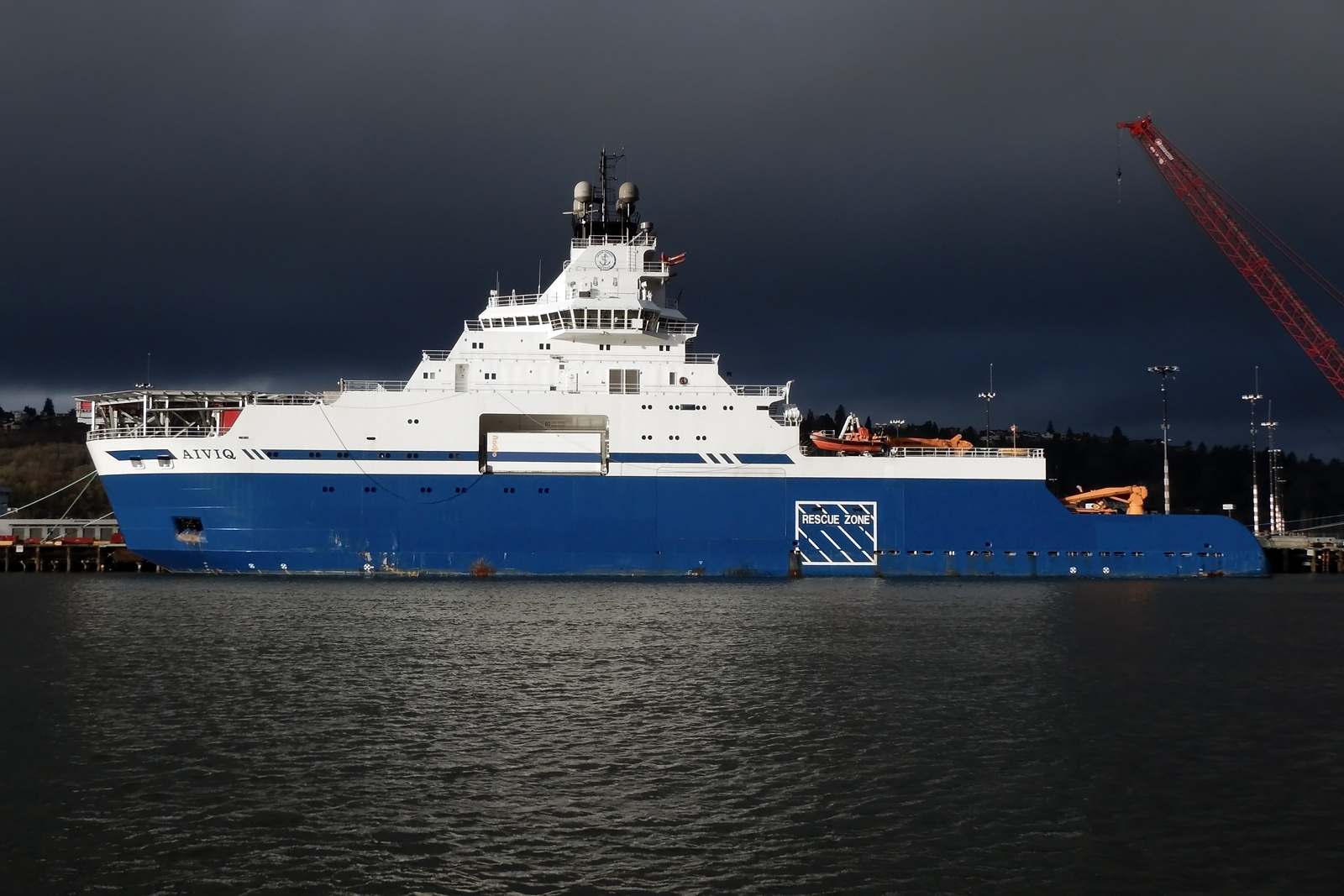 Young promotes Chouest ship to fill ‘icebreaker gap’