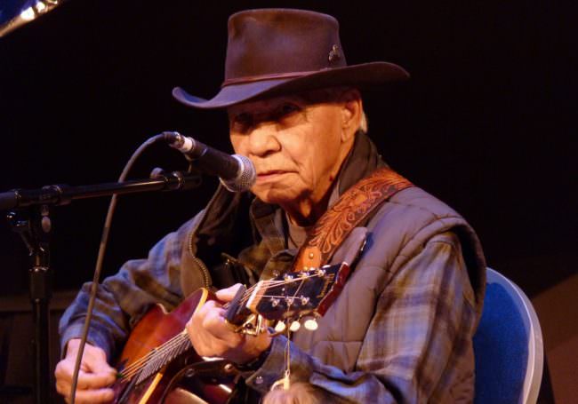 Yukon cowboy shares love of old country songs at folk festival