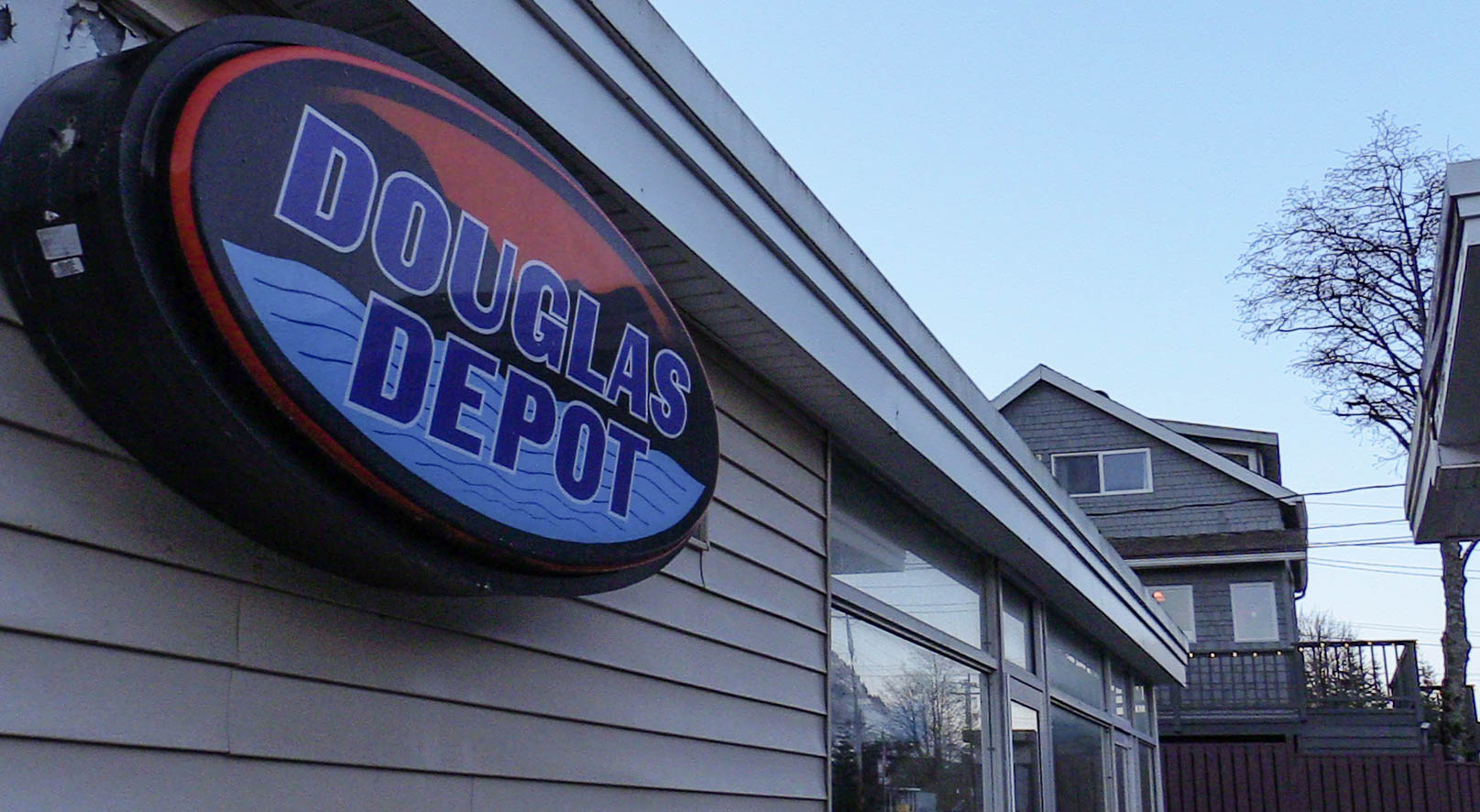 Downtown Douglas convenience store to reopen as liquor store