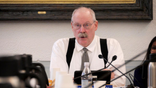 Alaska lawmakers weigh becoming only state to not fund medical education