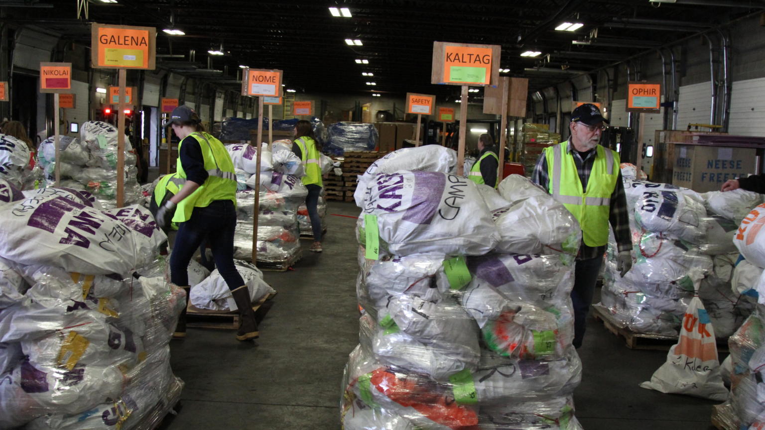 What foods do Iditarod mushers pack? Trail mix, chile relleno — and ...