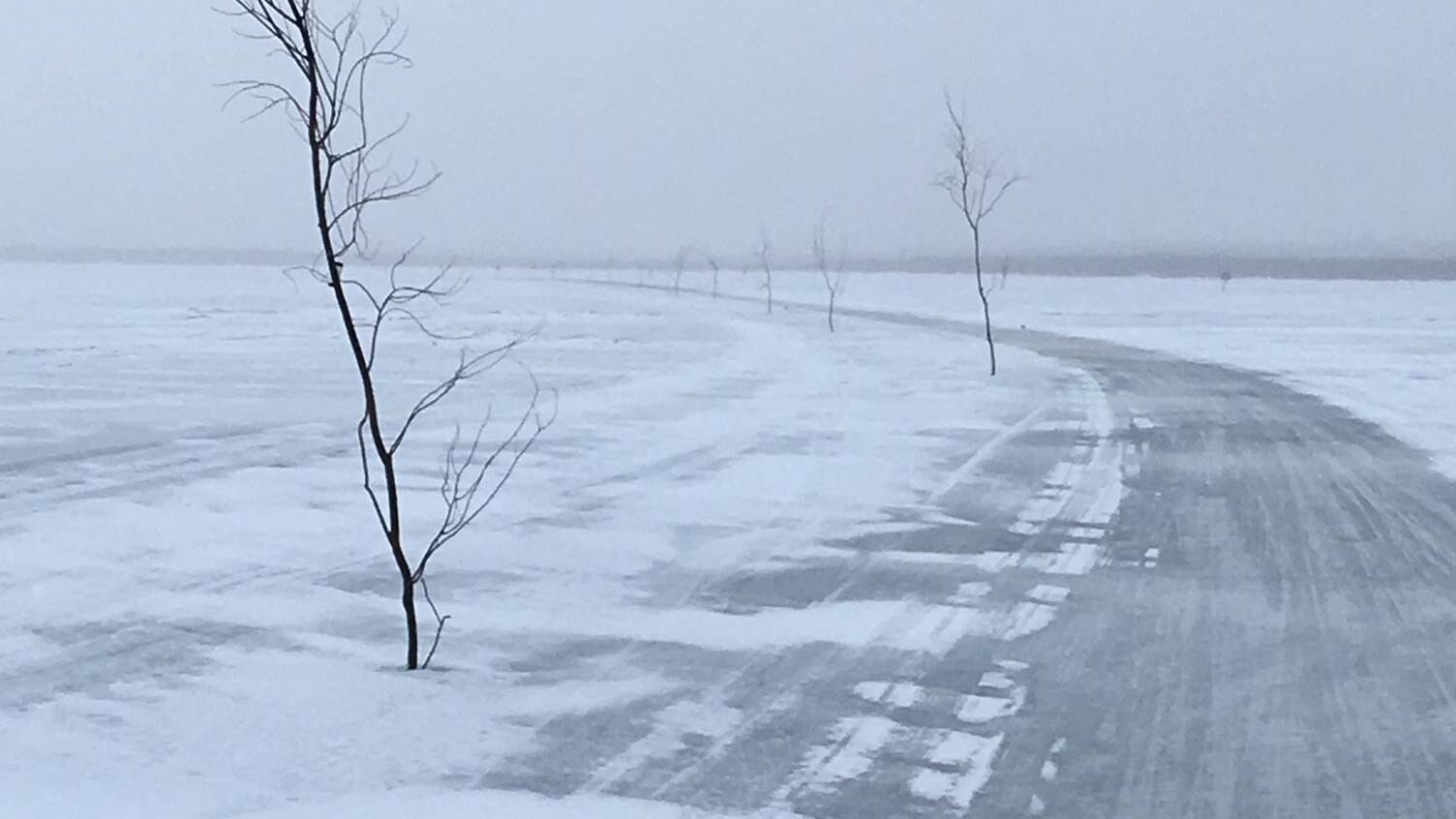 Bethel snowmachine accident leaves 1 man dead, another injured