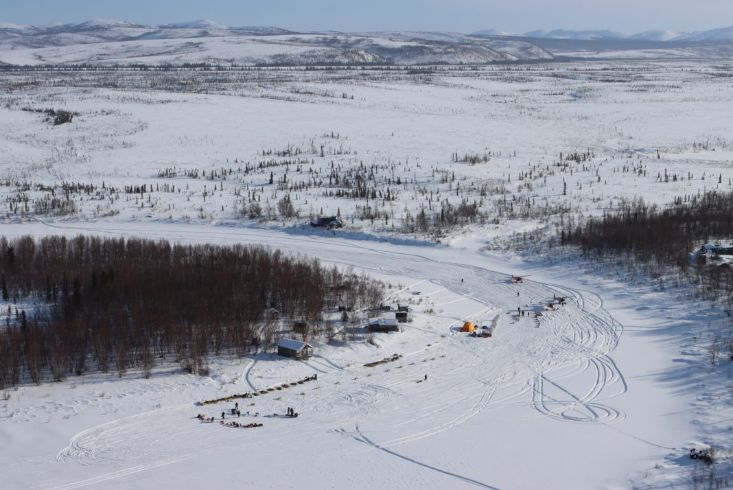 Iditarod roundup: Seavey holds onto lead in race’s final third