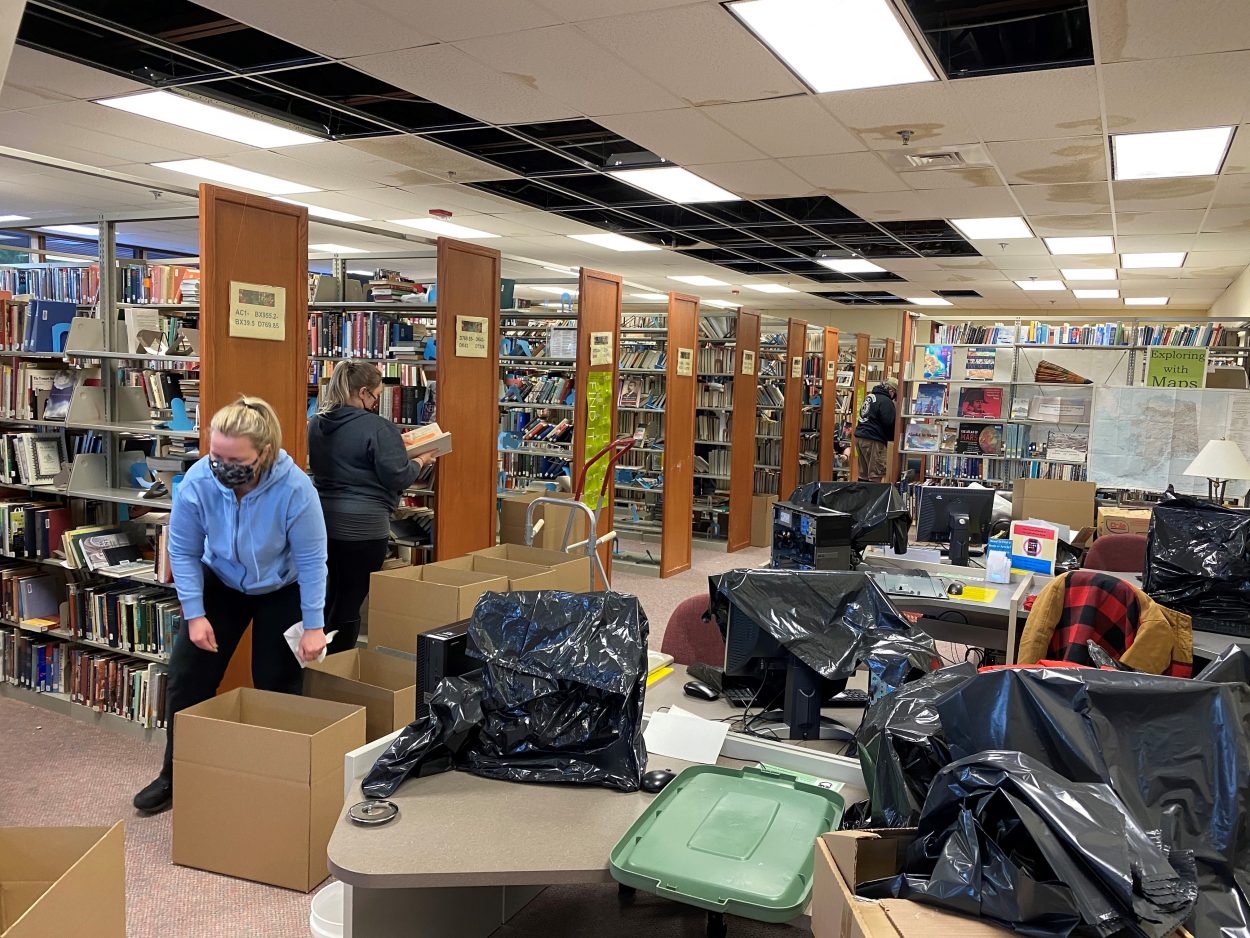 Ketchikan librarians freeze thousands of books after pipe bursts at UAS ...