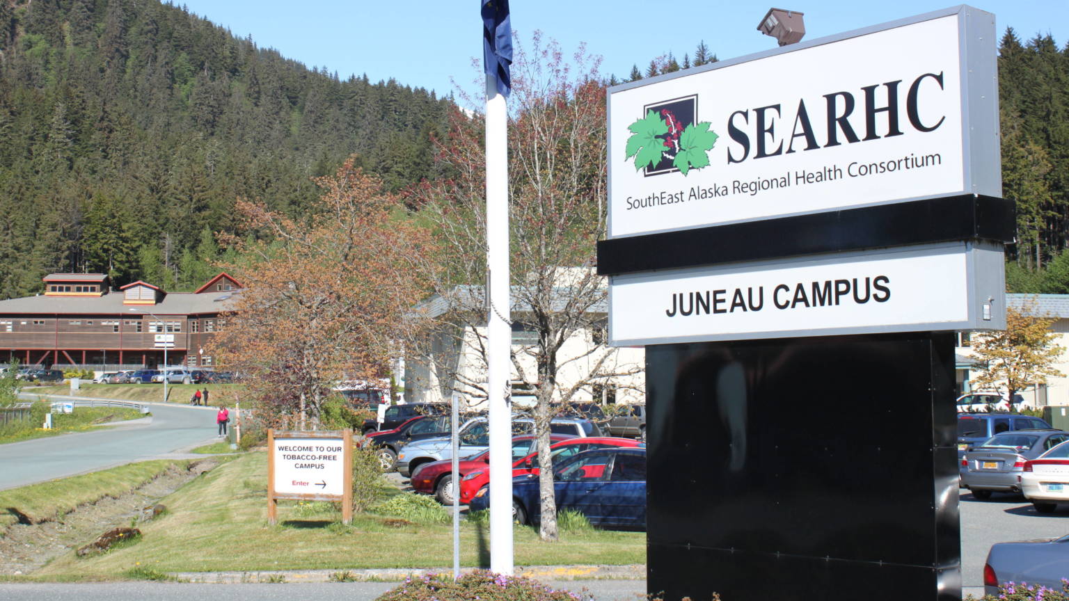 A dozen women have accused former Juneau-area chiropractor Jeffrey ...
