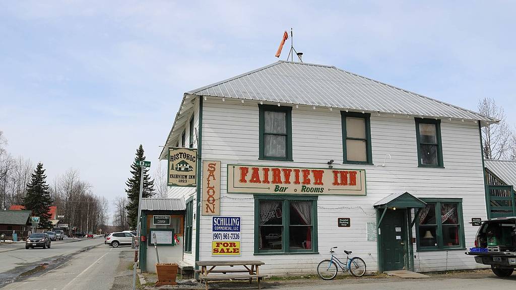 Feds want to foreclose on Alaska lawyer’s properties, including ...