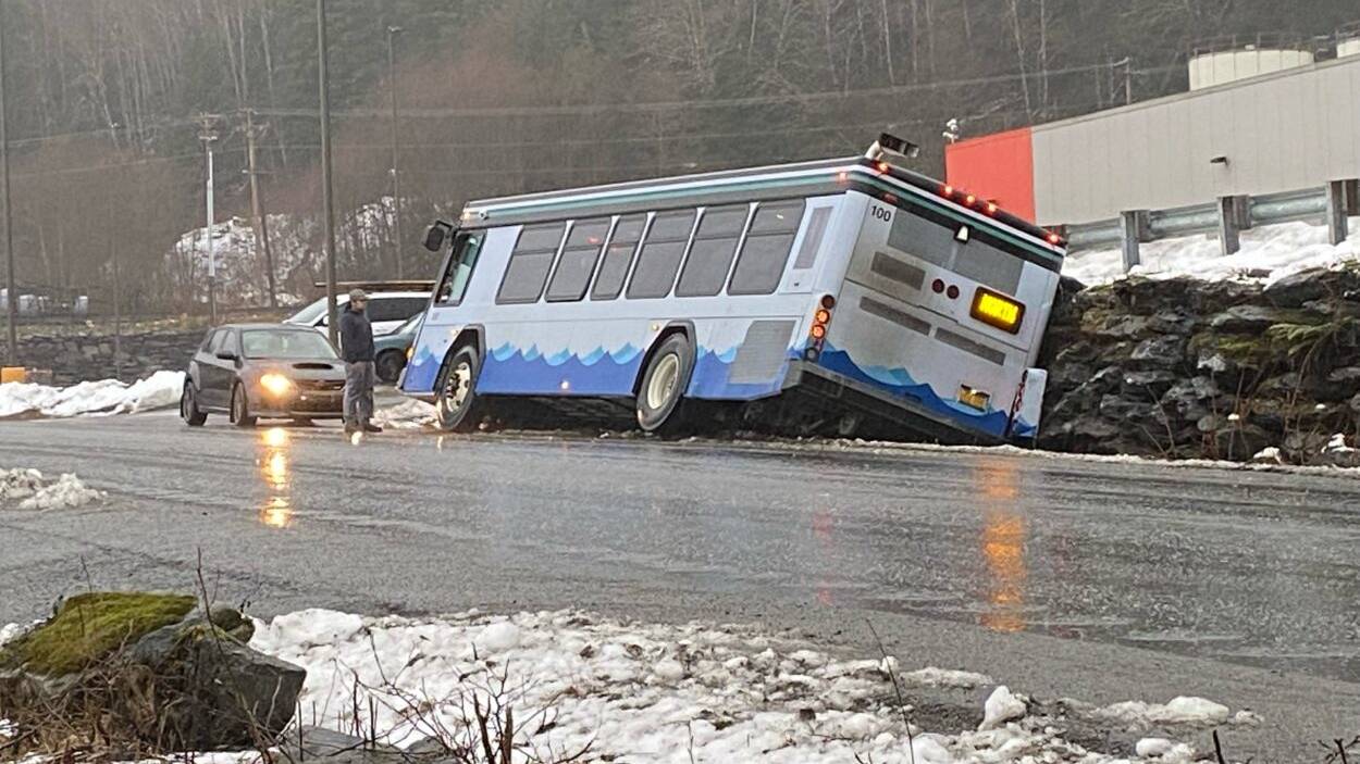 No serious injuries reported after Ketchikan bus crash