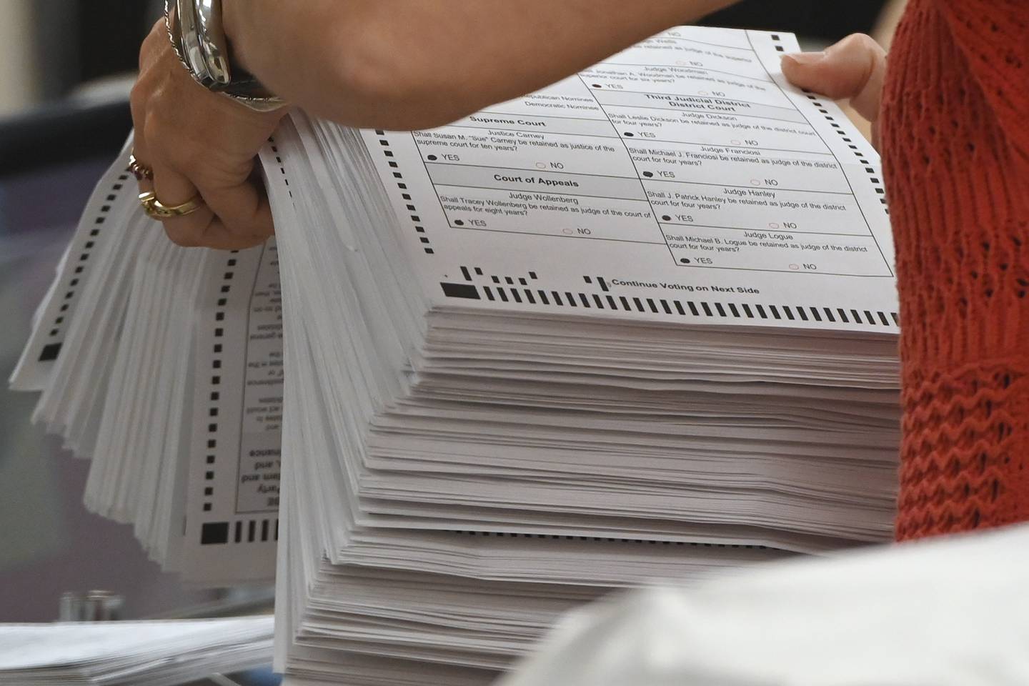 Ballots start heading to Alaska voters this week in special US House ...
