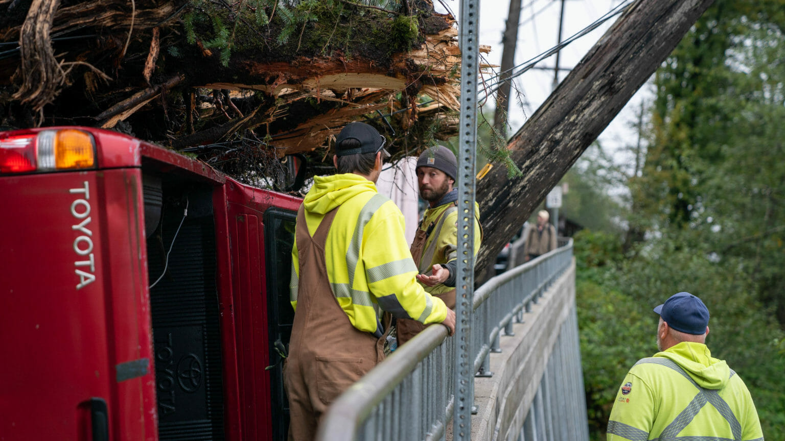 Juneau landslide damages homes, displaces residents