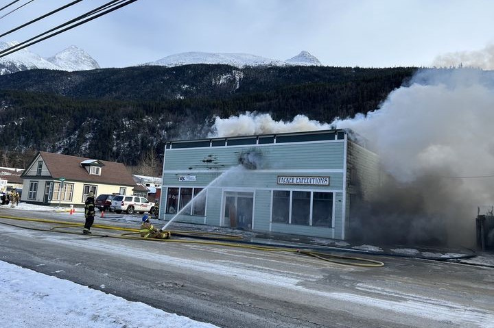 Building housing Skagway court destroyed in fire
