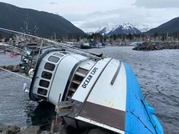 Crews refloat boat that capsized near Sitka harbor