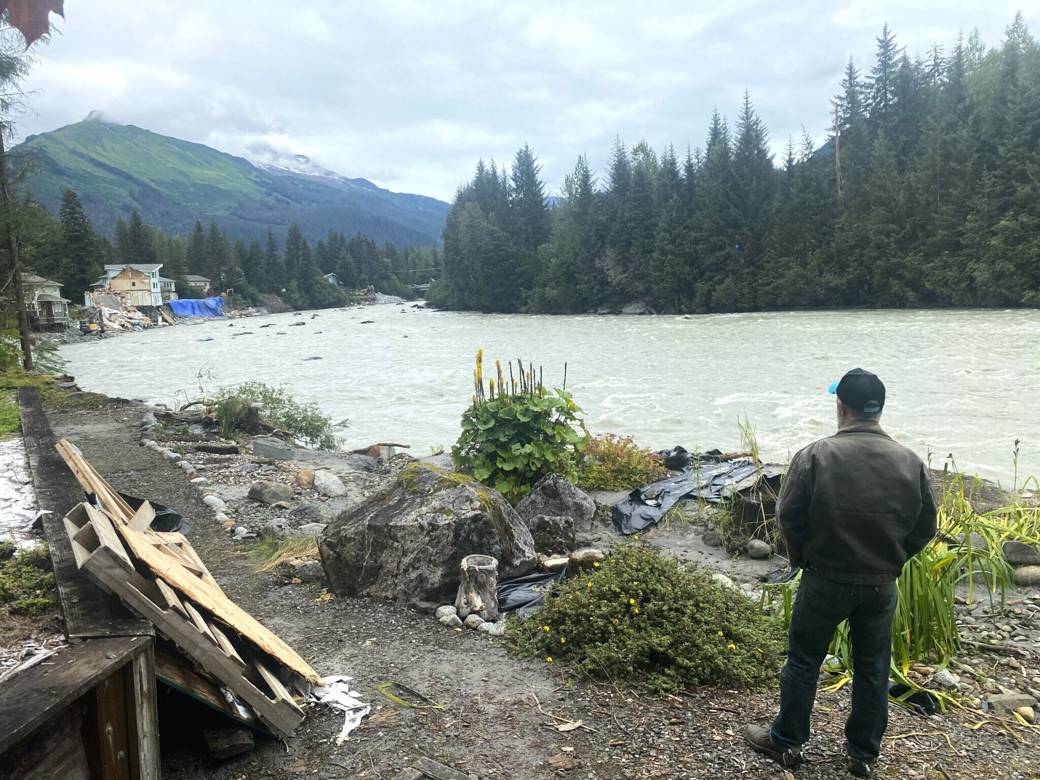 Middle school teacher in Juneau’s Mendenhall Valley brings glacial ...