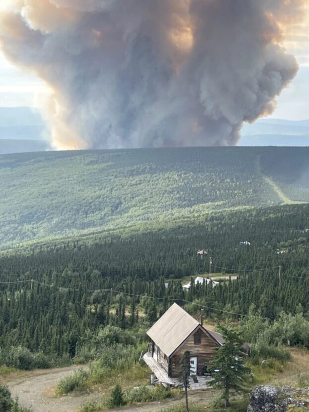 Fast-moving wildfire prompts evacuation notice near Fairbanks