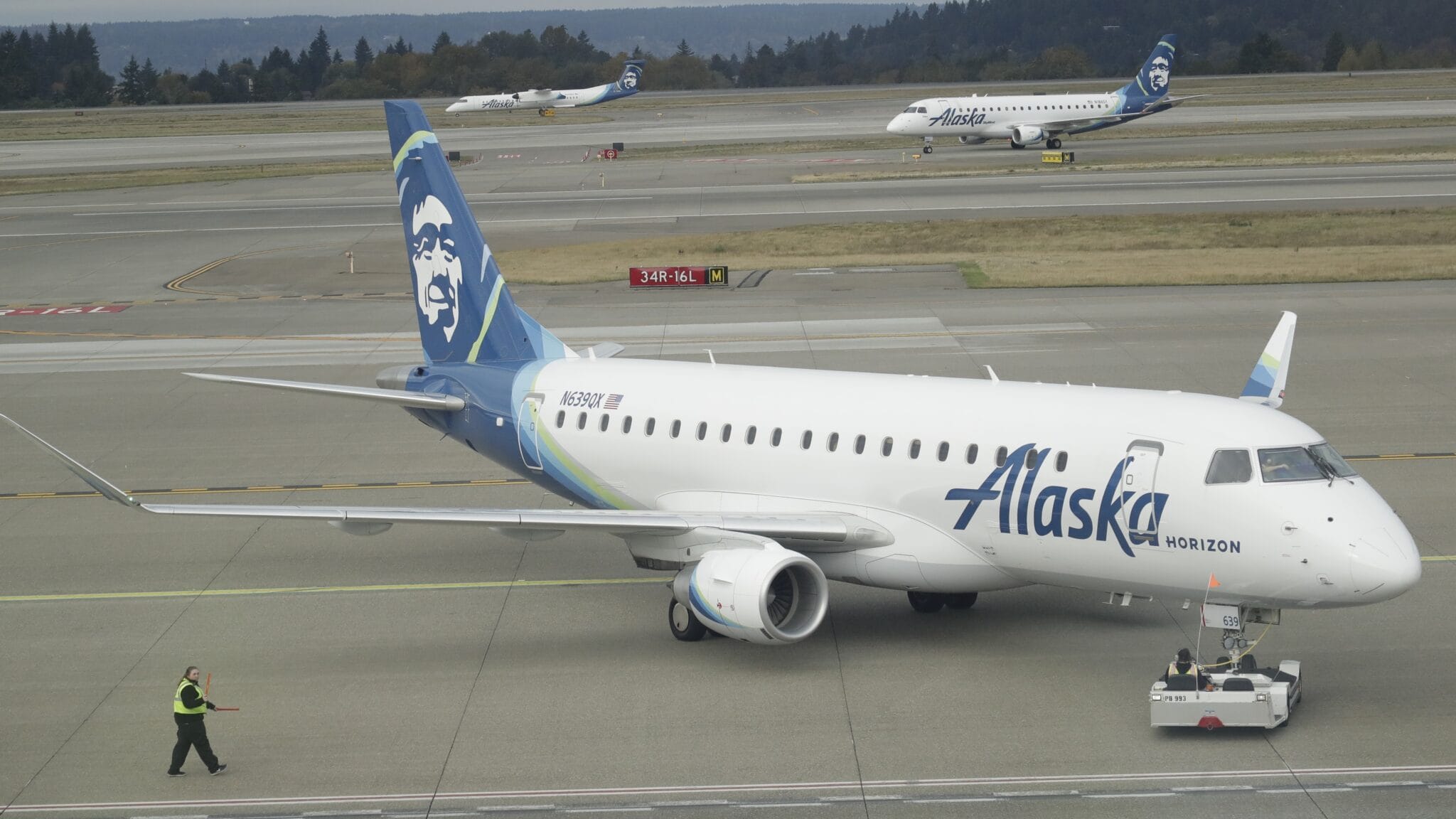 FBI: 'I am not okay,' off-duty Alaska Airlines pilot said before trying ...