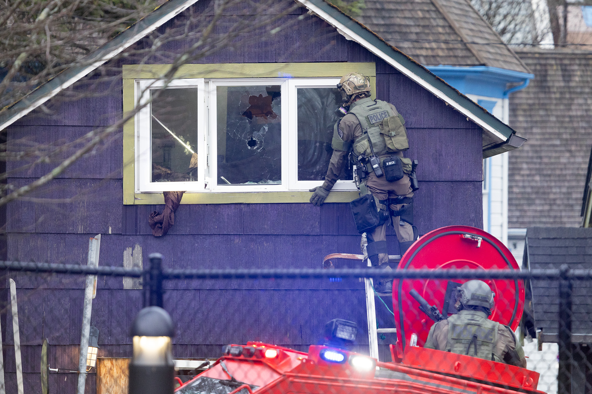 Juneau police detain man after 3-hour downtown standoff linked to drug ...