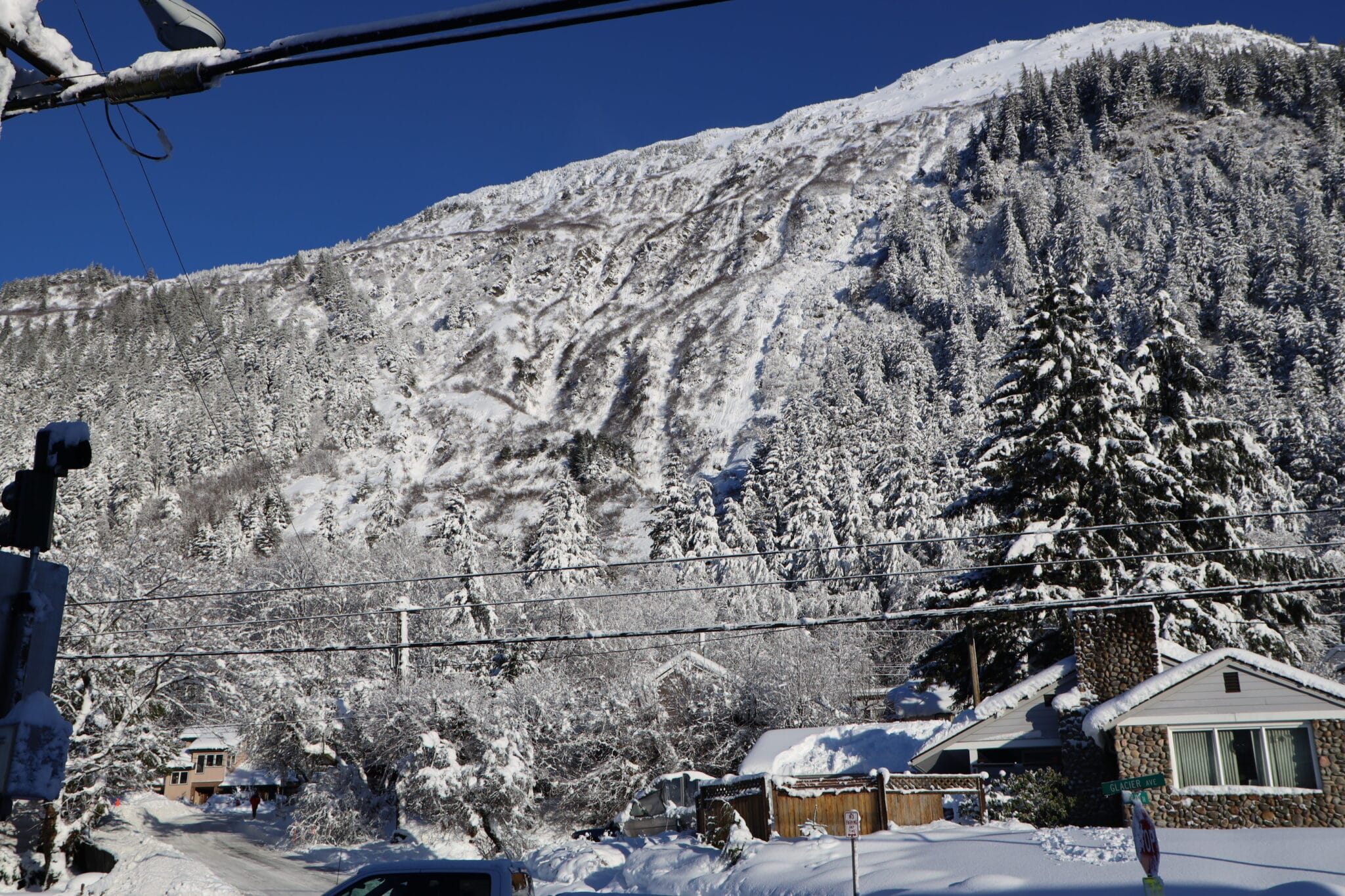 Avalanche danger remains high in Juneau as slide dusts downtown ...
