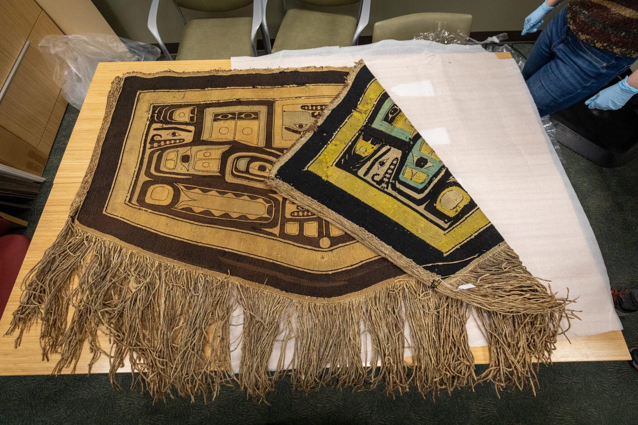 Weavers will study 'secrets in the weavings' of historic Chilkat robe ...