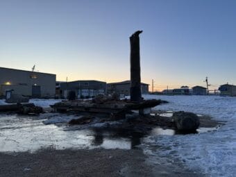 Iditarod’s iconic Burled Arch collapses in Nome