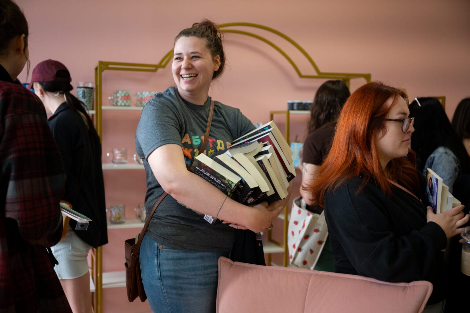 Anchorage sisters tap readers’ rapture for romance with new bookstore