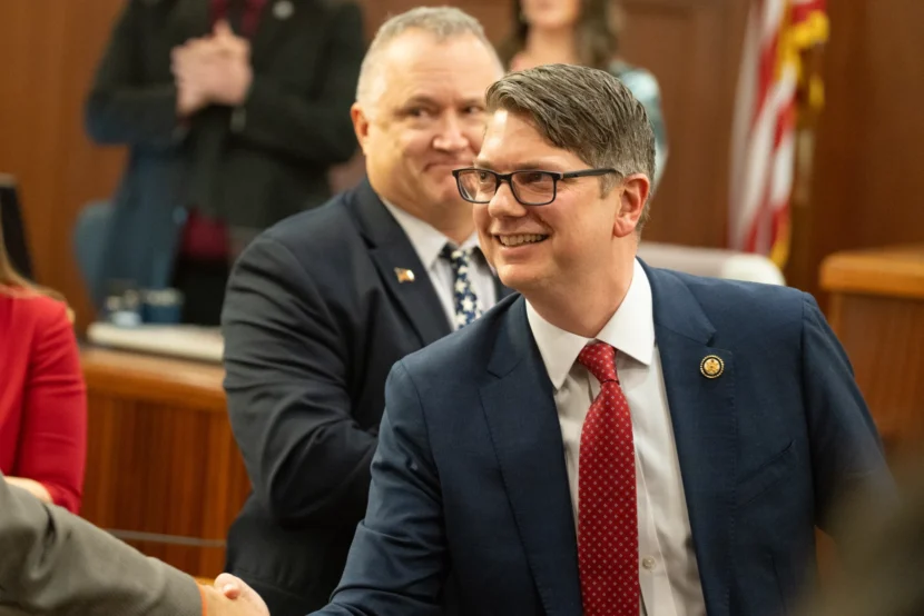 'Alaska has become too federally dependent,' Congressman Begich tells ...