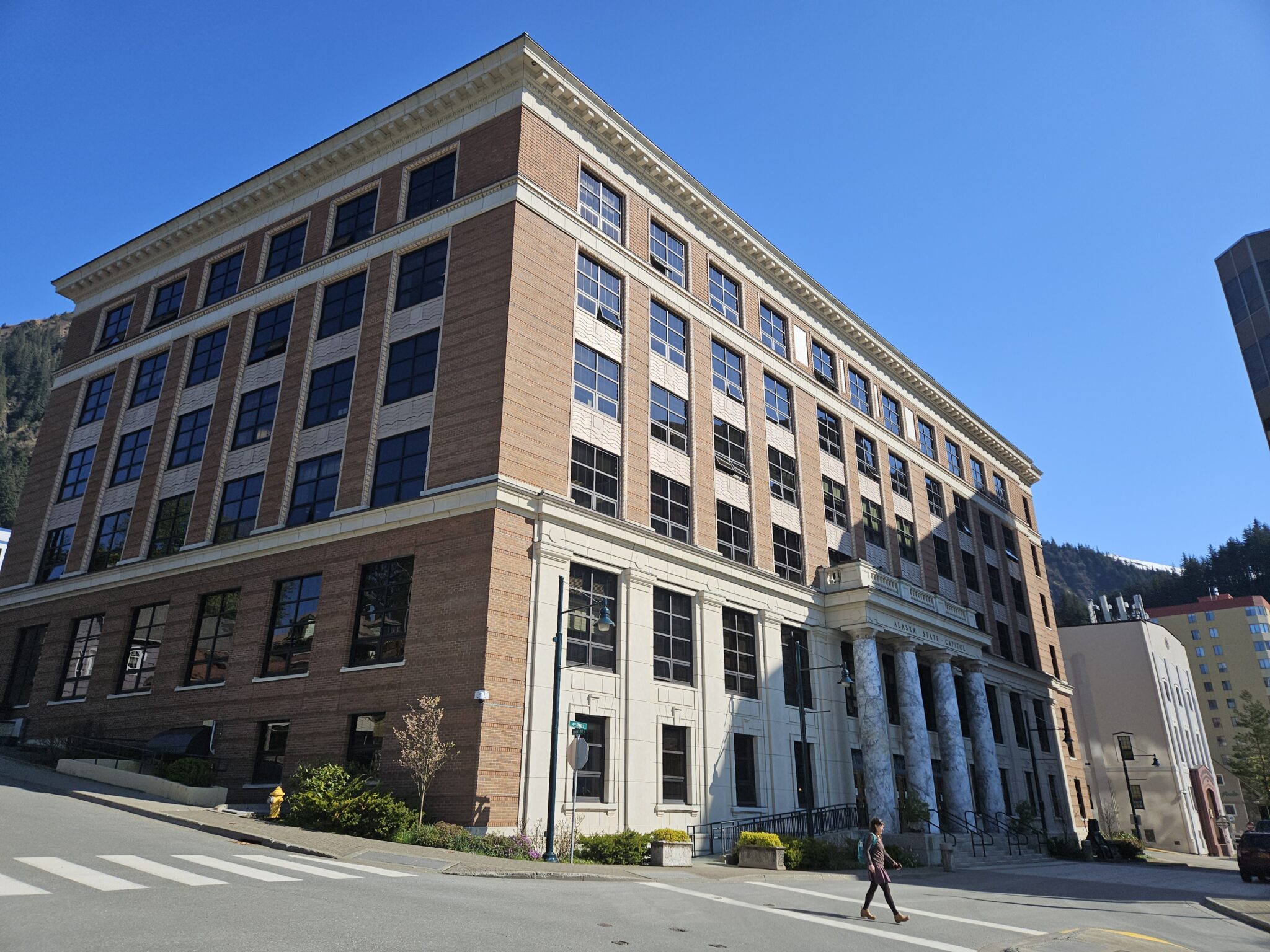 Alaska lawmakers prepare to file suit against Gov. Dunleavy over ...