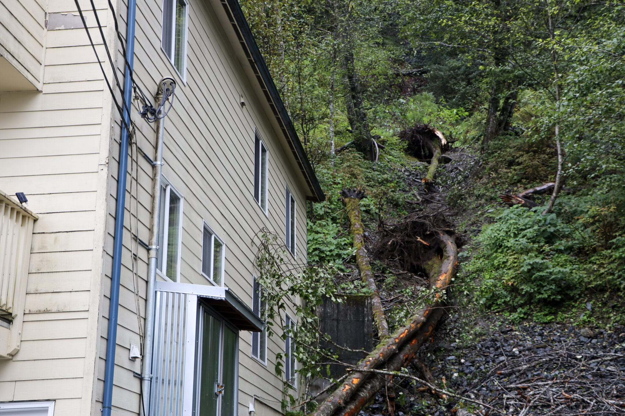 Near-miss landslide in downtown Juneau prompts apartment complex evacuation