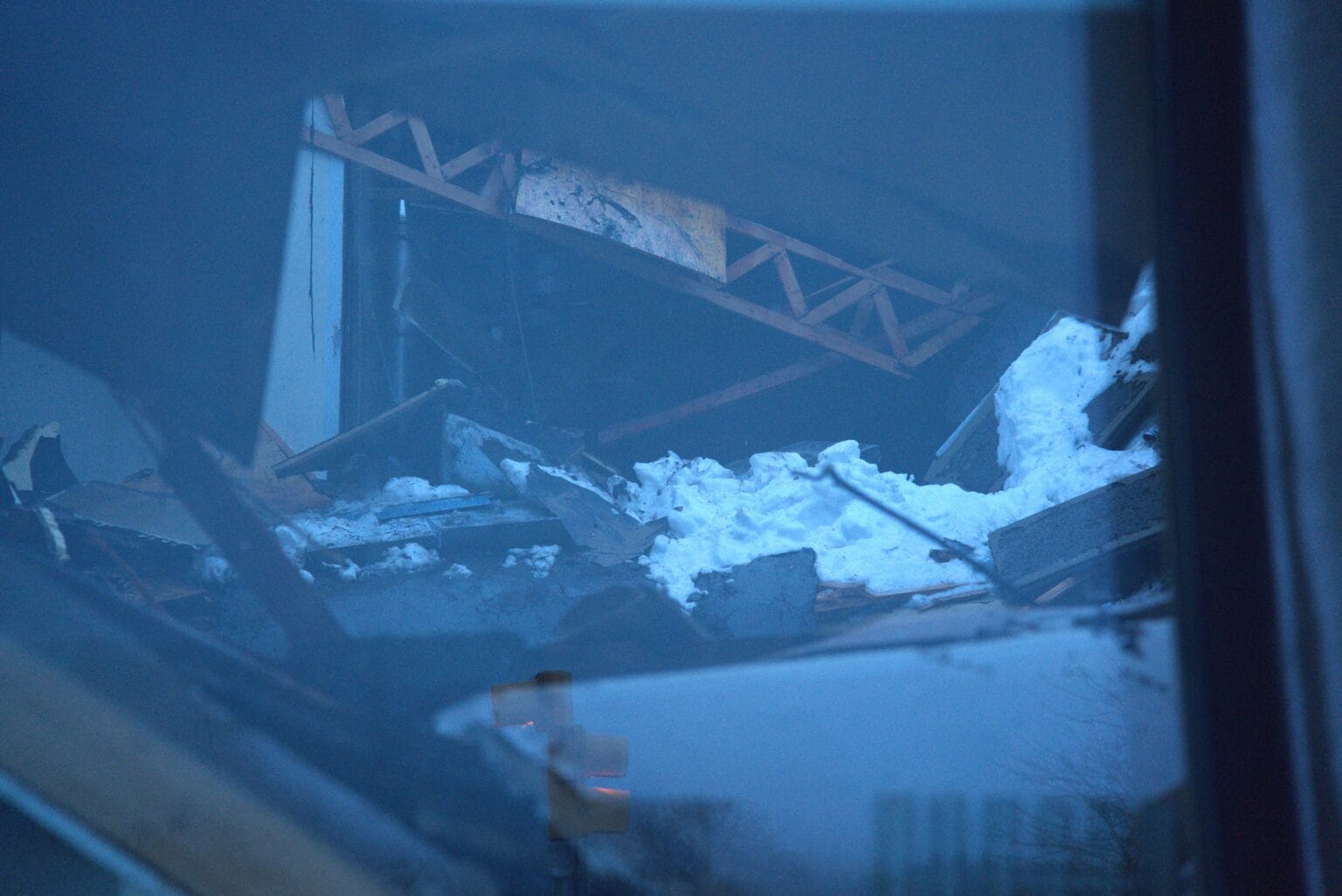 Bill Ray Center roof collapses downtown as roof-shoveling conditions ...