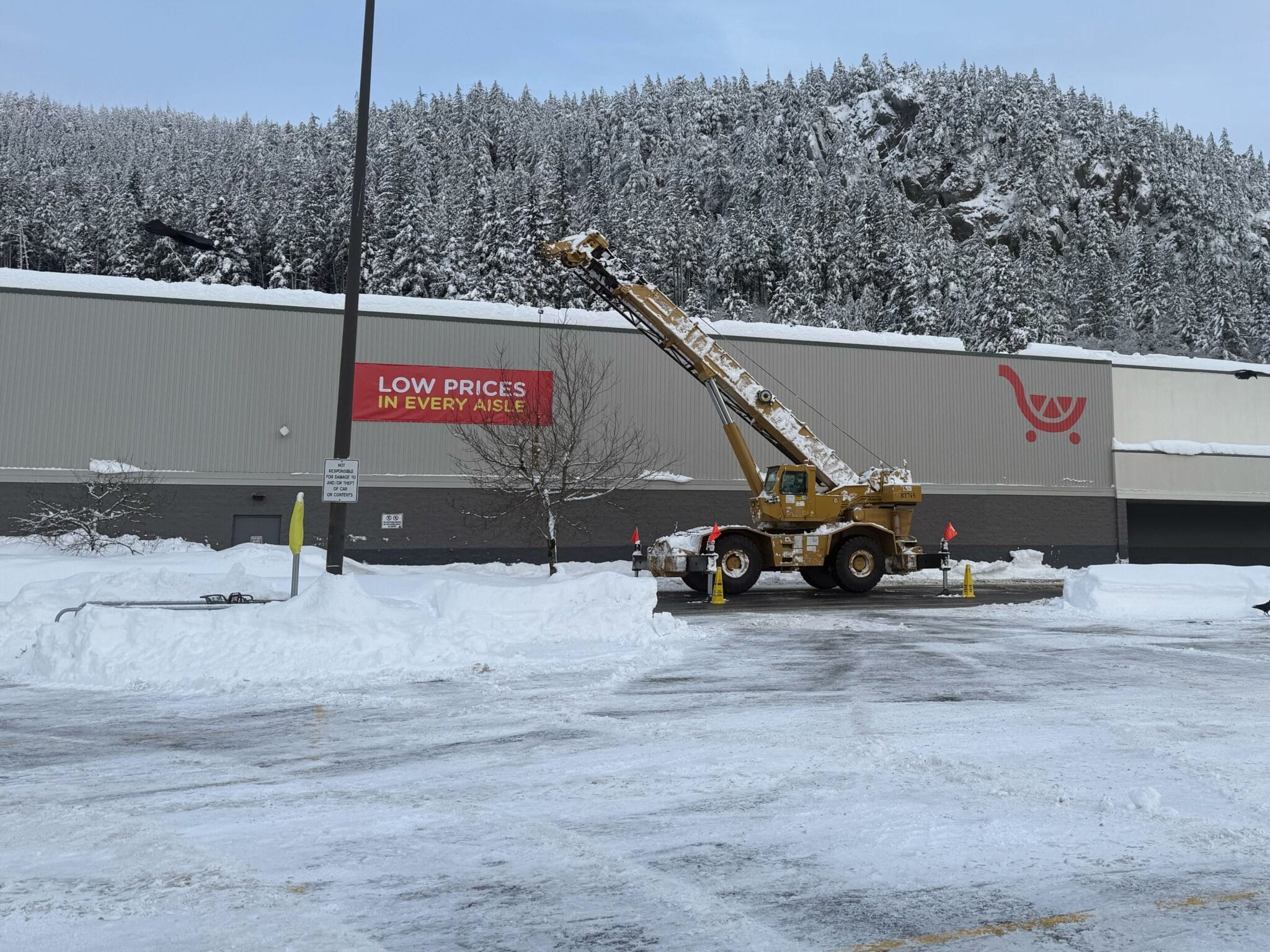 Fred Meyer closed for snow removal as Juneau continues to dig out