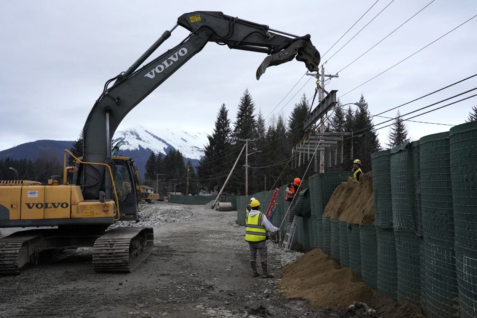 Juneau’s flood wall is being rebuilt to withstand glacial outburst ...